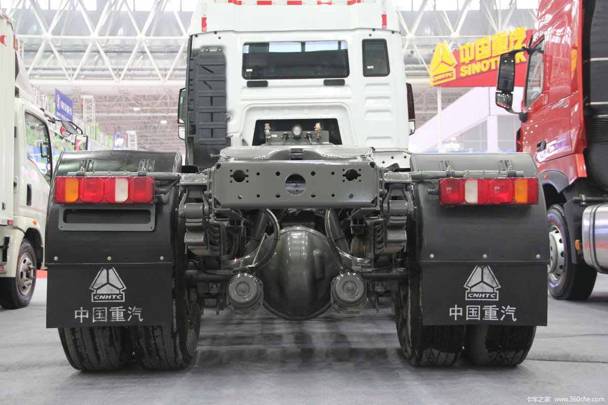 【图】中国重汽 HOWO T5G重卡 340马力 6X2牵引车(ZZ4257N25CGD1)_实拍图片_138281_卡车之家