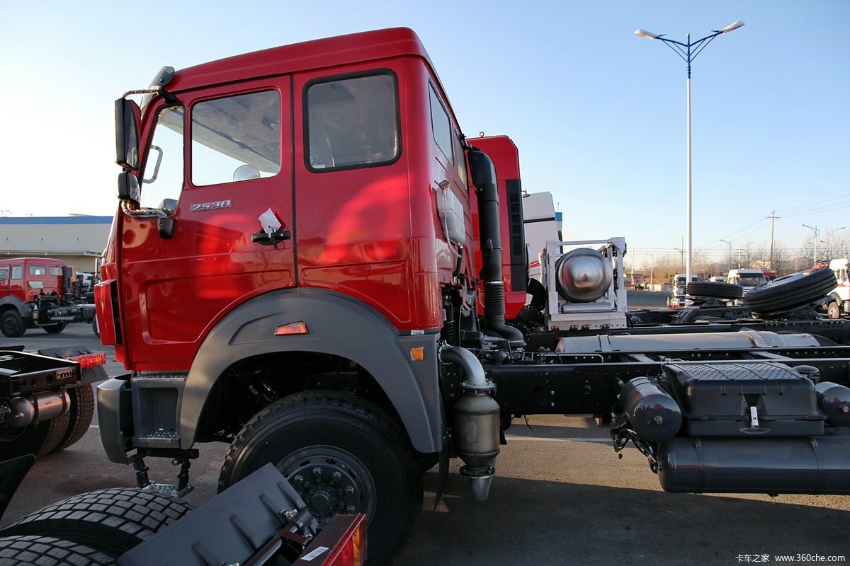 【图】北奔 NG80系列重卡 300马力 6X4 8米LNG载货车底盘(ND1250BG5J6Z00)_实拍图片_227975_卡车之家