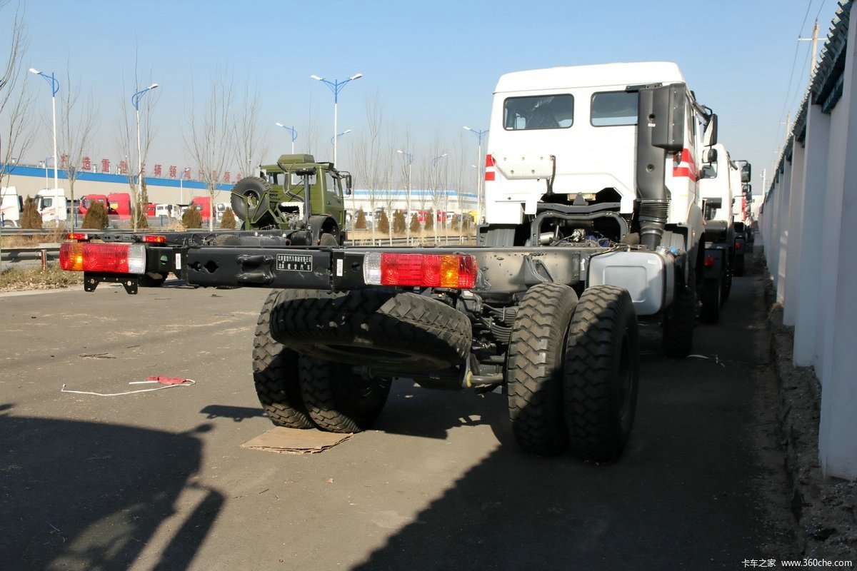 【图】北奔 NG80系列重卡 300马力 4X4 6.2米越野载货车(ND2163E48J)_实拍图片_228629_卡车之家