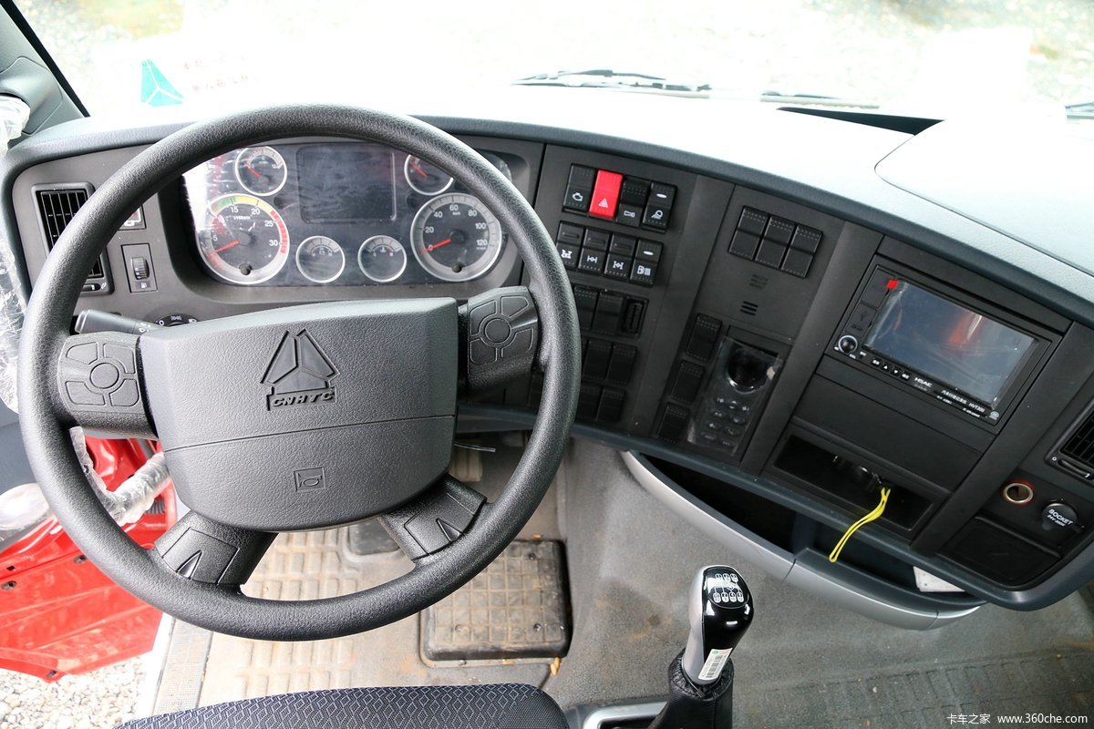 【图】中国重汽 HOWO T7H重卡 540马力 6X4 平顶牵引车(ZZ4257V324HD1B)_实拍图片_316691_卡车之家