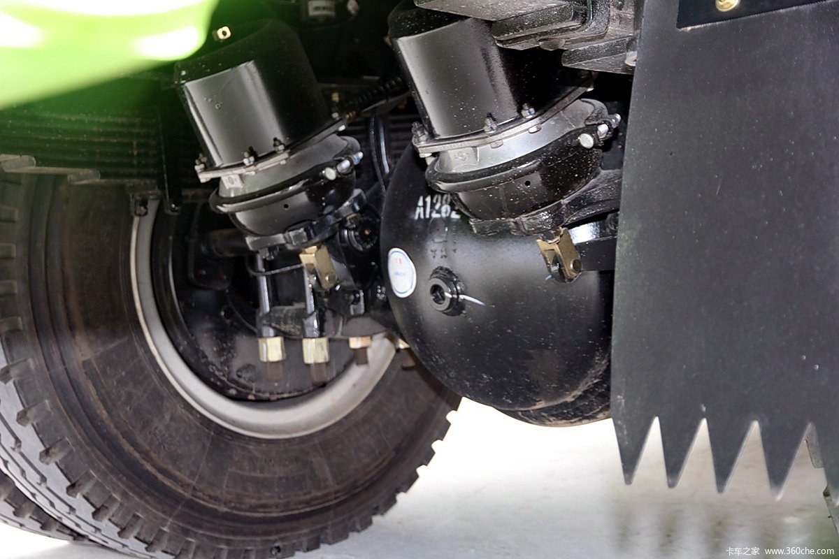 【图】福田 欧曼ETX 3系 210马力 4X2 垃圾车(BJ5162ZYSE5-H1)_实拍图片_360876_卡车之家