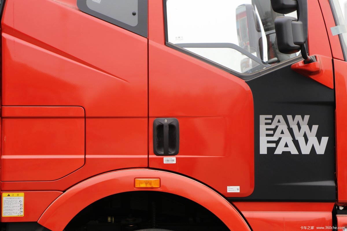 【图】一汽解放 J6M重卡 370马力 6X2牵引车(CA4220P63K2T3A2E4)_实拍图片_382376_卡车之家