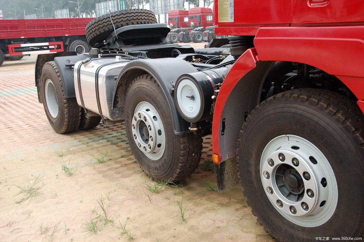 【图】陕汽 德龙F2000重卡 336马力 6X2 牵引车(加长高顶)(加强型)(SX4205NR279)_实拍图片_46920_卡车之家