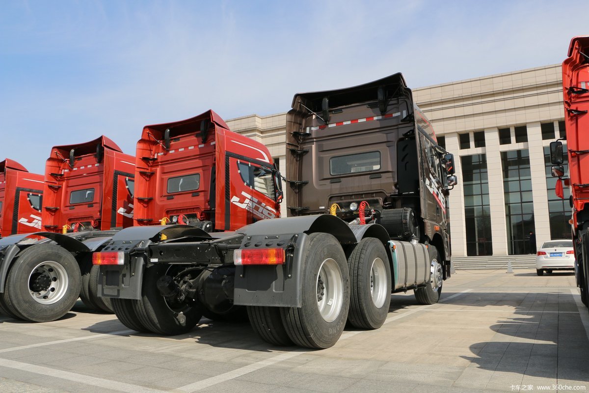 【图】青岛解放 JH6重卡 500马力 6X4牵引车(CA4250P25K2T1E5A)_实拍图片_470605_卡车之家