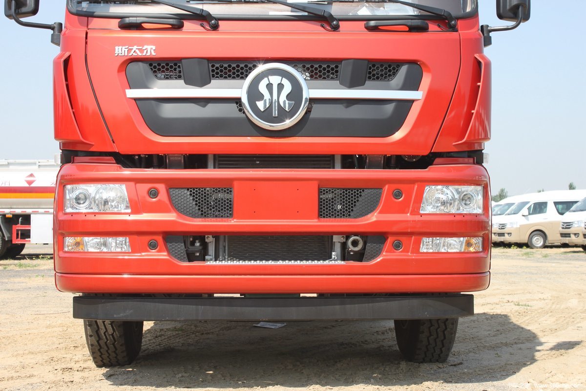 【图】中国重汽 斯太尔D7B重卡 380马力 6X4牵引车(高顶)(ZZ4253N3241E1BN)_实拍图片_487144_卡车之家