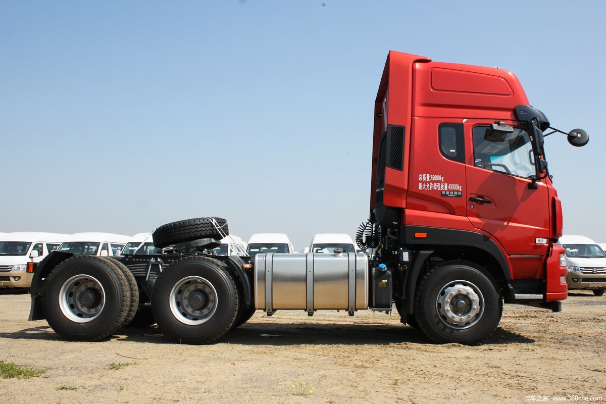 【图】中国重汽 斯太尔D7B重卡 380马力 6X4牵引车(高顶)(ZZ4253N3241E1BN)_实拍图片_487144_卡车之家