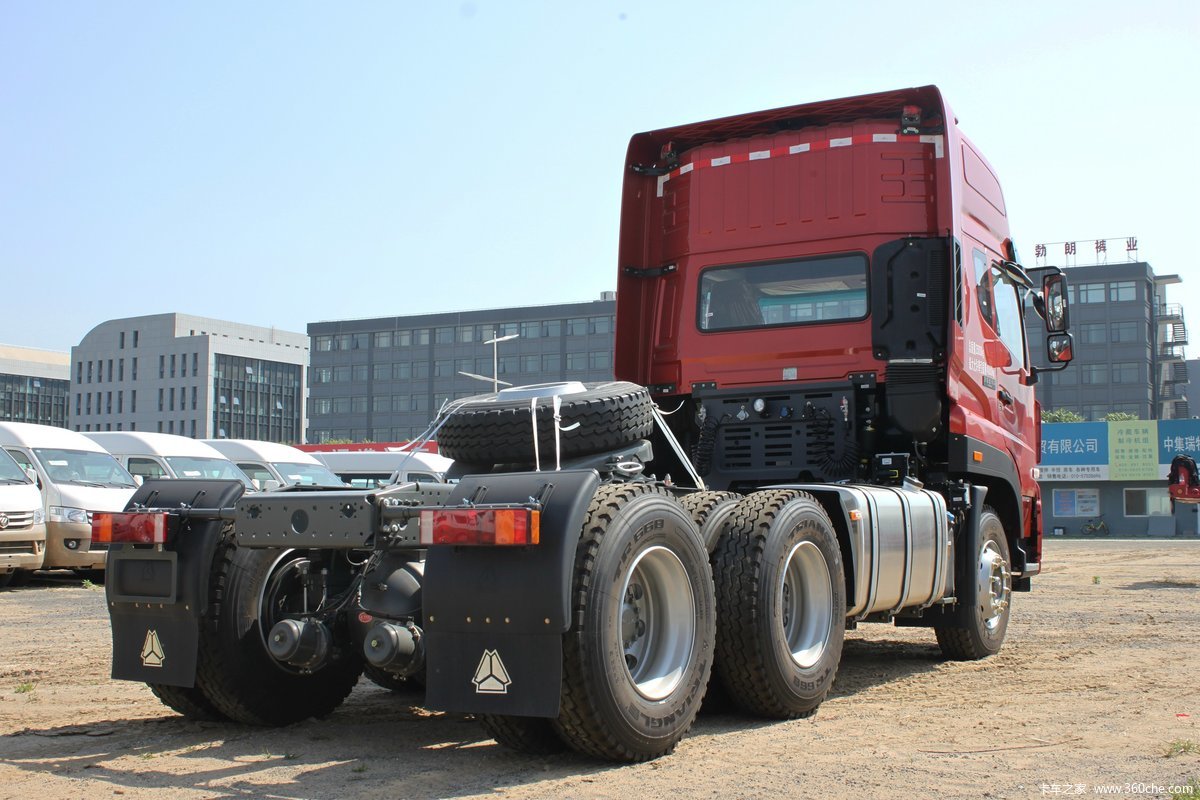 【图】中国重汽 斯太尔D7B重卡 380马力 6X4牵引车(高顶)(ZZ4253N3241E1BN)_实拍图片_487153_卡车之家