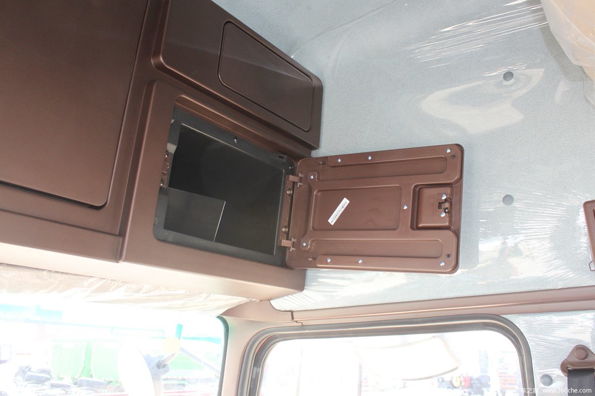 【图】中国重汽 斯太尔D7B重卡 380马力 6X4牵引车(高顶)(ZZ4253N3241E1BN)_实拍图片_487185_卡车之家