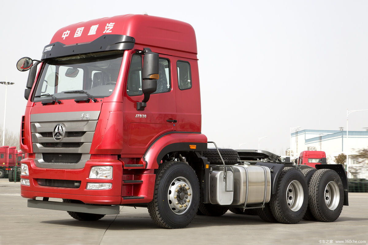 【图】中国重汽 豪瀚J7B重卡 复合版 380马力 6X4牵引车(ZZ4255N3246E1)_实拍图片_494309_卡车之家