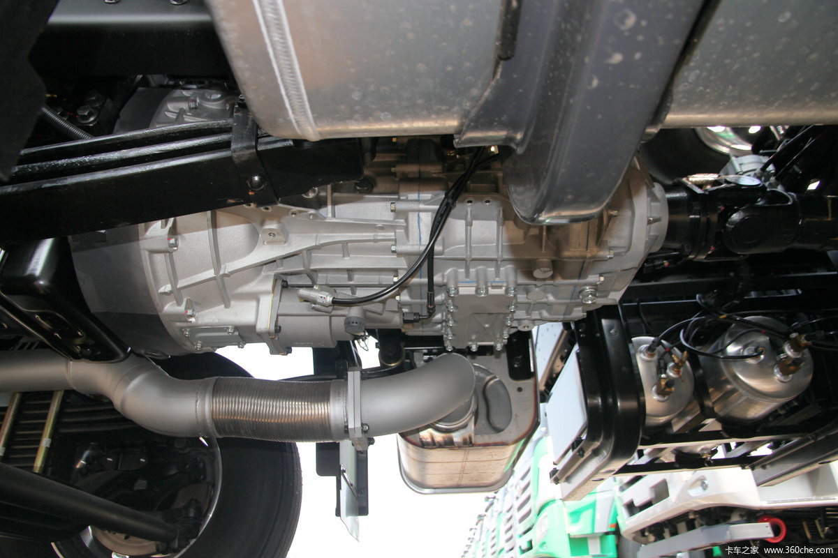 【图】现代商用车 创虎XCIENT重卡 440马力 6X4 危化品牵引车(CHM4250KPQ49WXPV)_实拍图片_513355_卡车之家