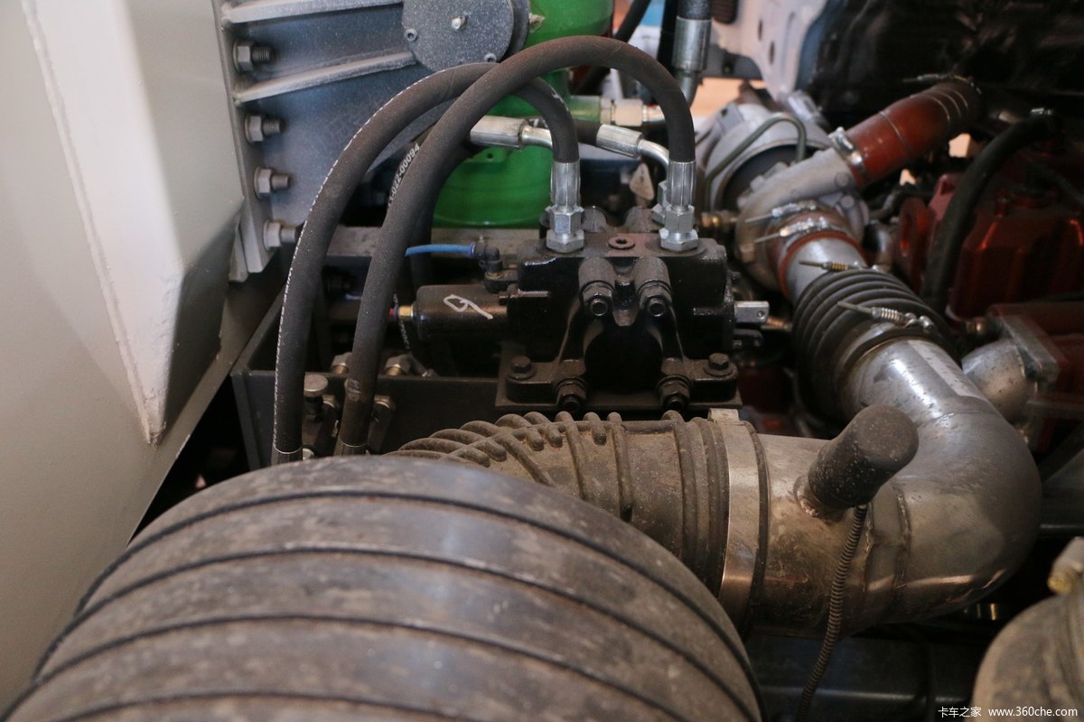 【图】联合卡车 U370 370马力 6X2 城市渣土自卸车(SQR5252ZLJN6T4-1)_实拍图片_558657_卡车之家