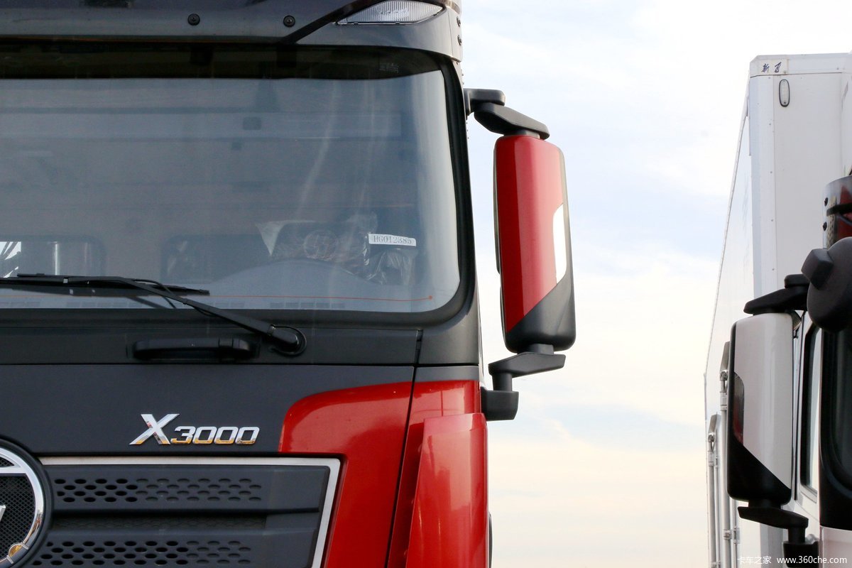 【图】陕汽康明斯 德龙X3000 600马力 8X8 大件牵引车(SX4500)_实拍图片_568048_卡车之家