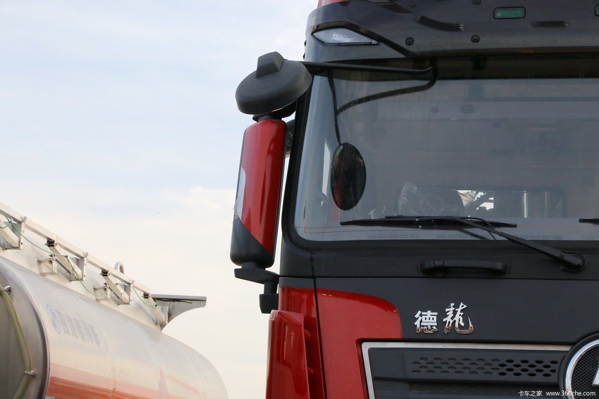 【图】陕汽康明斯 德龙X3000 600马力 8X8 大件牵引车(SX4500)_实拍图片_568048_卡车之家