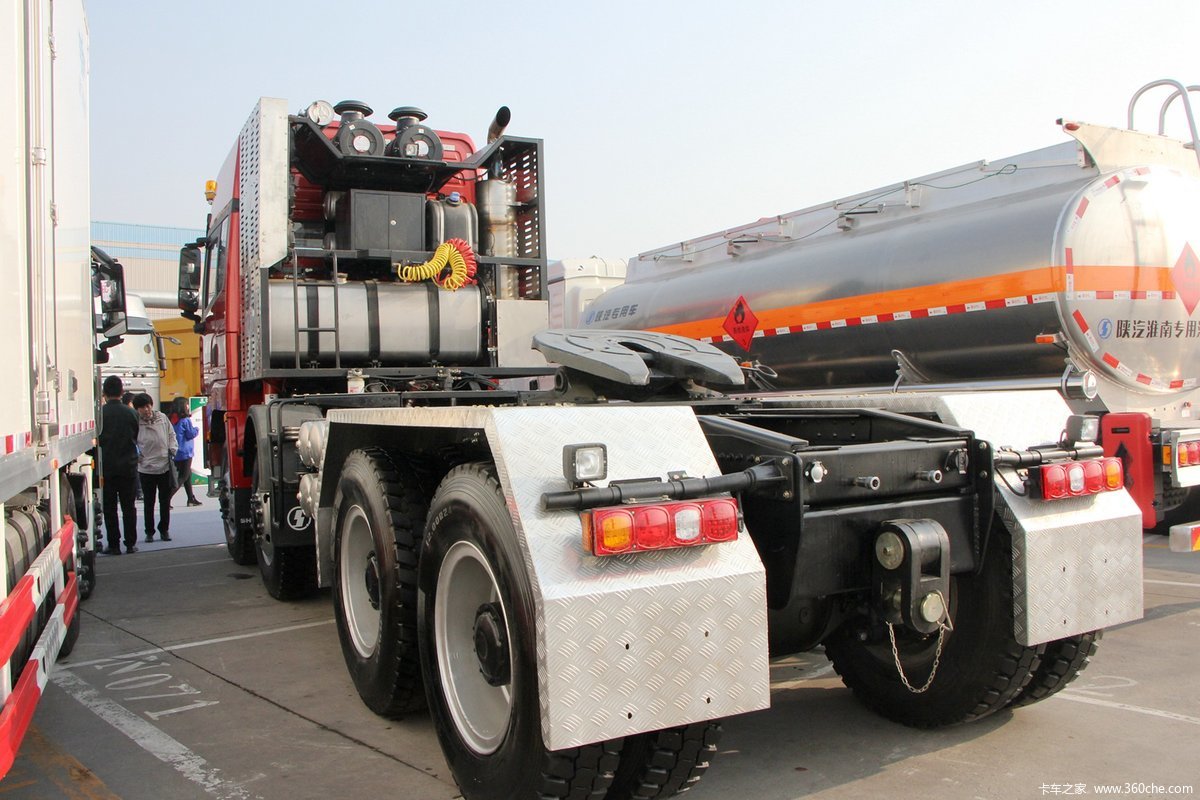 【图】陕汽康明斯 德龙X3000 600马力 8X8 大件牵引车(SX4500)_实拍图片_568048_卡车之家