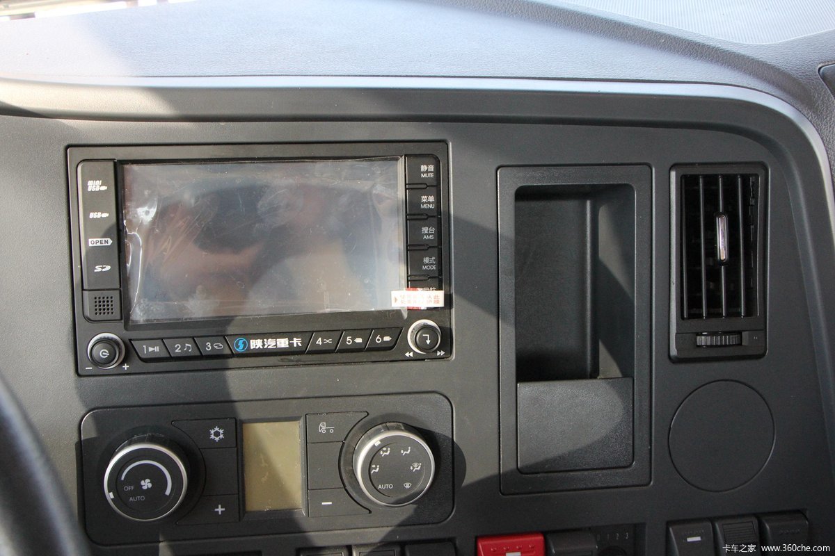 【图】陕汽康明斯 德龙X3000 600马力 8X8 大件牵引车(SX4500)_实拍图片_568058_卡车之家