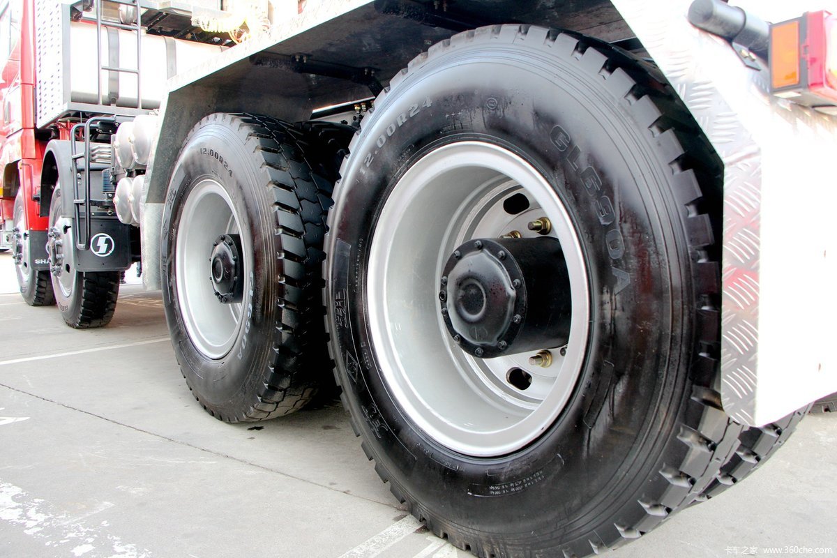 【图】陕汽康明斯 德龙X3000 600马力 8X8 大件牵引车(SX4500)_实拍图片_568091_卡车之家