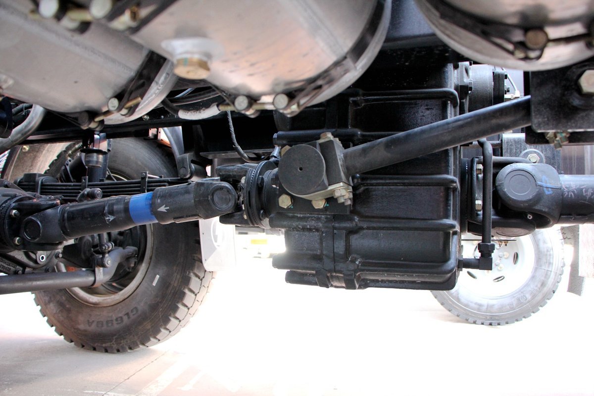 【图】陕汽康明斯 德龙X3000 600马力 8X8 大件牵引车(SX4500)_实拍图片_568091_卡车之家