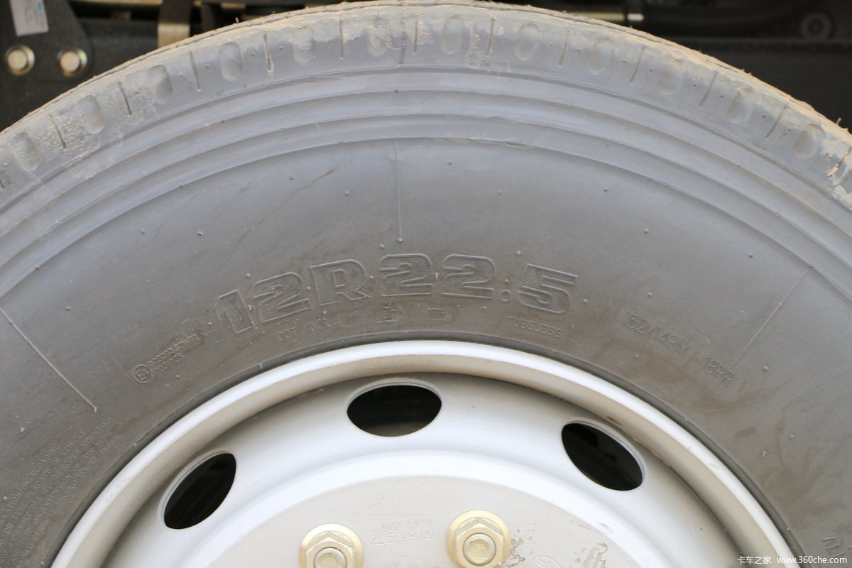 【图】一汽解放 J6M重卡 280马力 6X2 9.35米厢式载货车(CA5250XXYP63K1L6T3E5)_实拍图片_572597_卡车之家