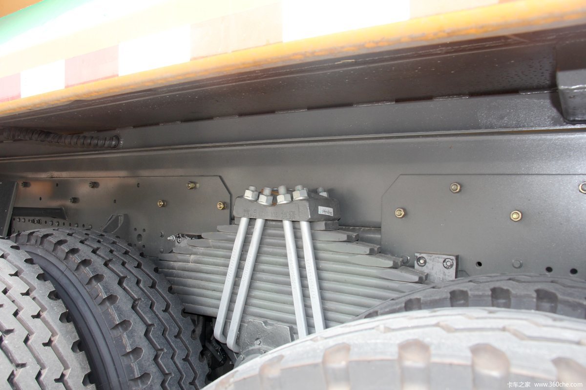 【图】中国重汽 斯太尔D7B重卡 340马力 6X4 5.6米自卸车(ZZ5253ZLJN3841E1NB)_实拍图片_603485_卡车之家