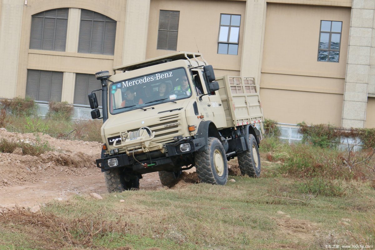【图】奔驰 乌尼莫克U4000 220马力 4X4越野救援车_实拍图片_692440_卡车之家
