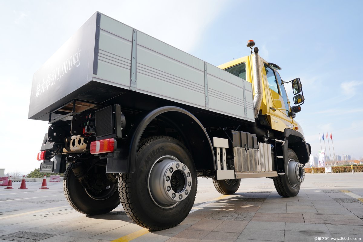 【图】奔驰 乌尼莫克U423 百变金刚 231马力 4X4路轨两用车_实拍图片_701039_卡车之家