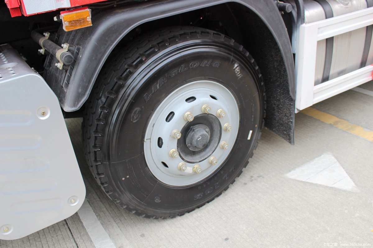 【图】一汽解放 J6M重卡 320马力 8X4 6.5米自卸车底盘(CA3310P63K1L1BT4E5)_实拍图片_706131_卡车之家