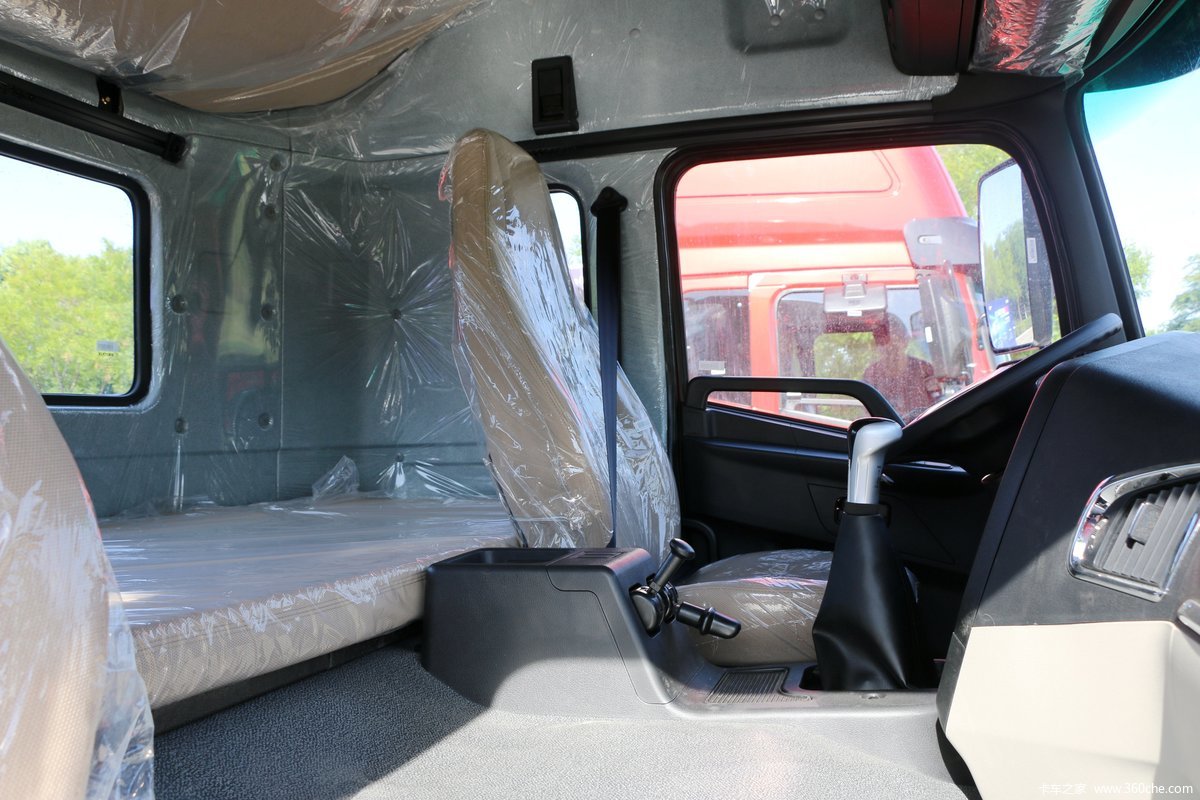 【图】中国重汽 斯太尔D7B重卡 400马力 6X4牵引车(ZZ4253N3241E1BN)_实拍图片_777340_卡车之家