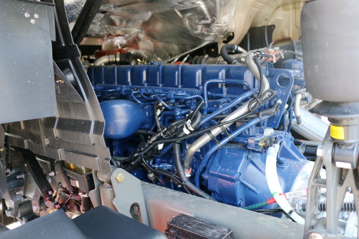 【图】中国重汽 斯太尔D7B重卡 400马力 6X4牵引车(ZZ4253N3241E1BN)_实拍图片_777567_卡车之家