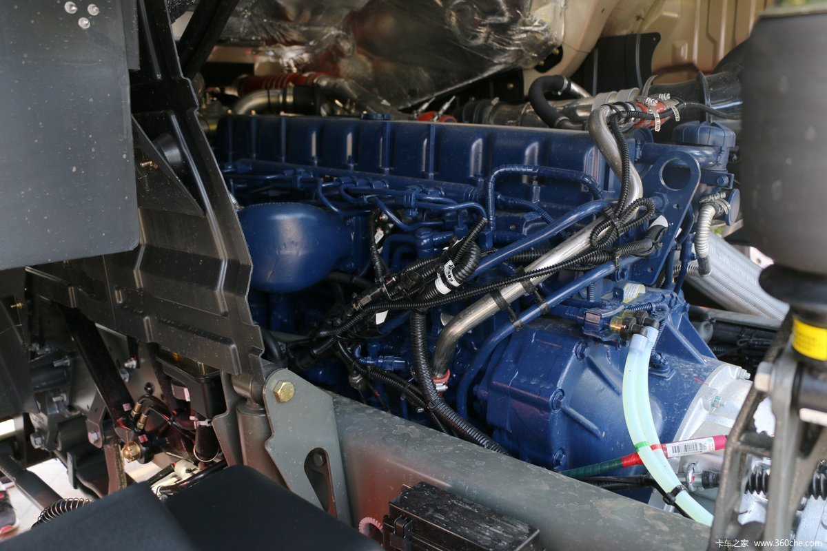 【图】中国重汽 斯太尔D7B重卡 400马力 6X4牵引车(ZZ4253N3241E1BN)_实拍图片_777567_卡车之家