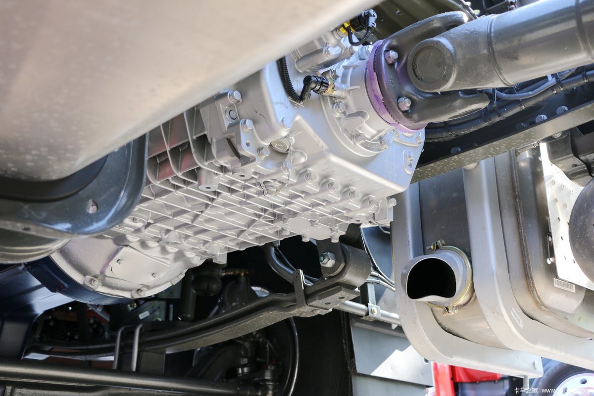 【图】中国重汽 斯太尔D7B重卡 400马力 6X4牵引车(ZZ4253N3241E1BN)_实拍图片_777567_卡车之家