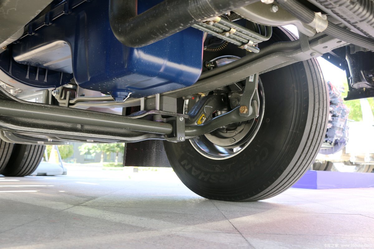 【图】中国重汽 斯太尔D7B重卡 400马力 6X4牵引车(ZZ4253N3241E1BN)_实拍图片_777579_卡车之家