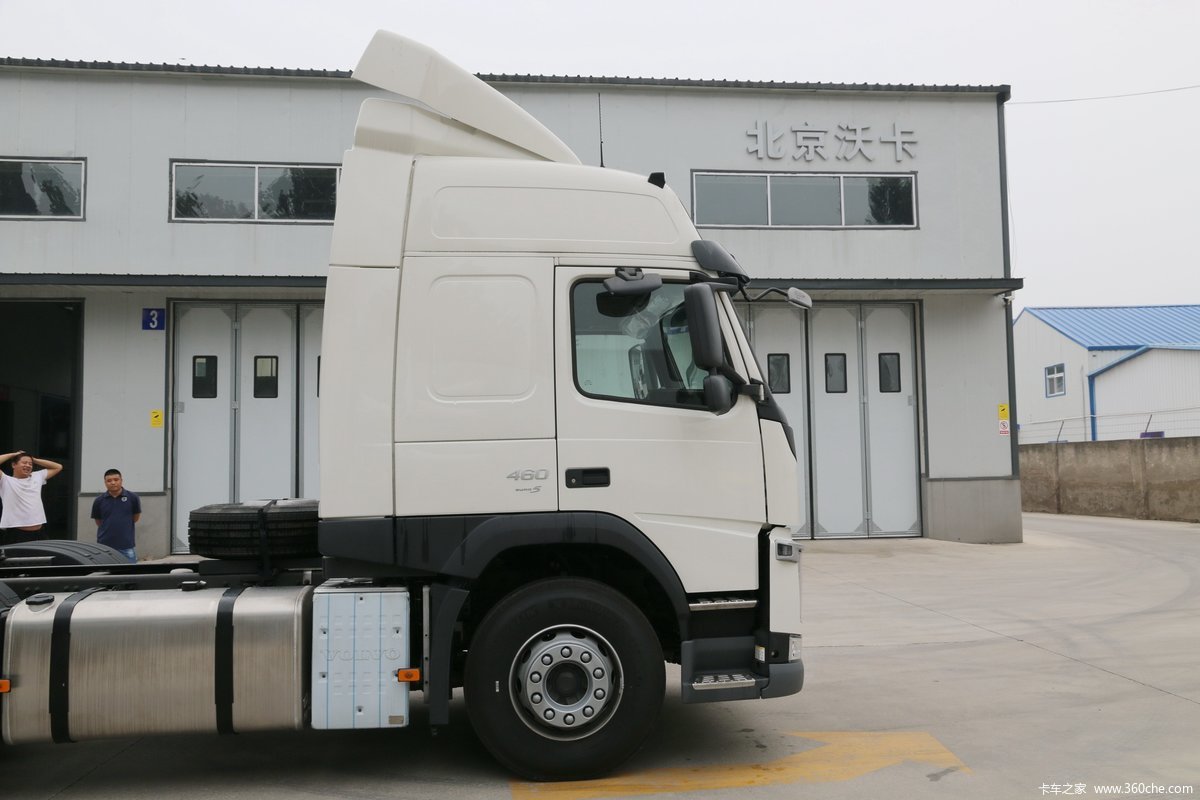【图】沃尔沃 新FM重卡 460马力 6X2R牵引车(FM460 62T B)_实拍图片_813607_卡车之家