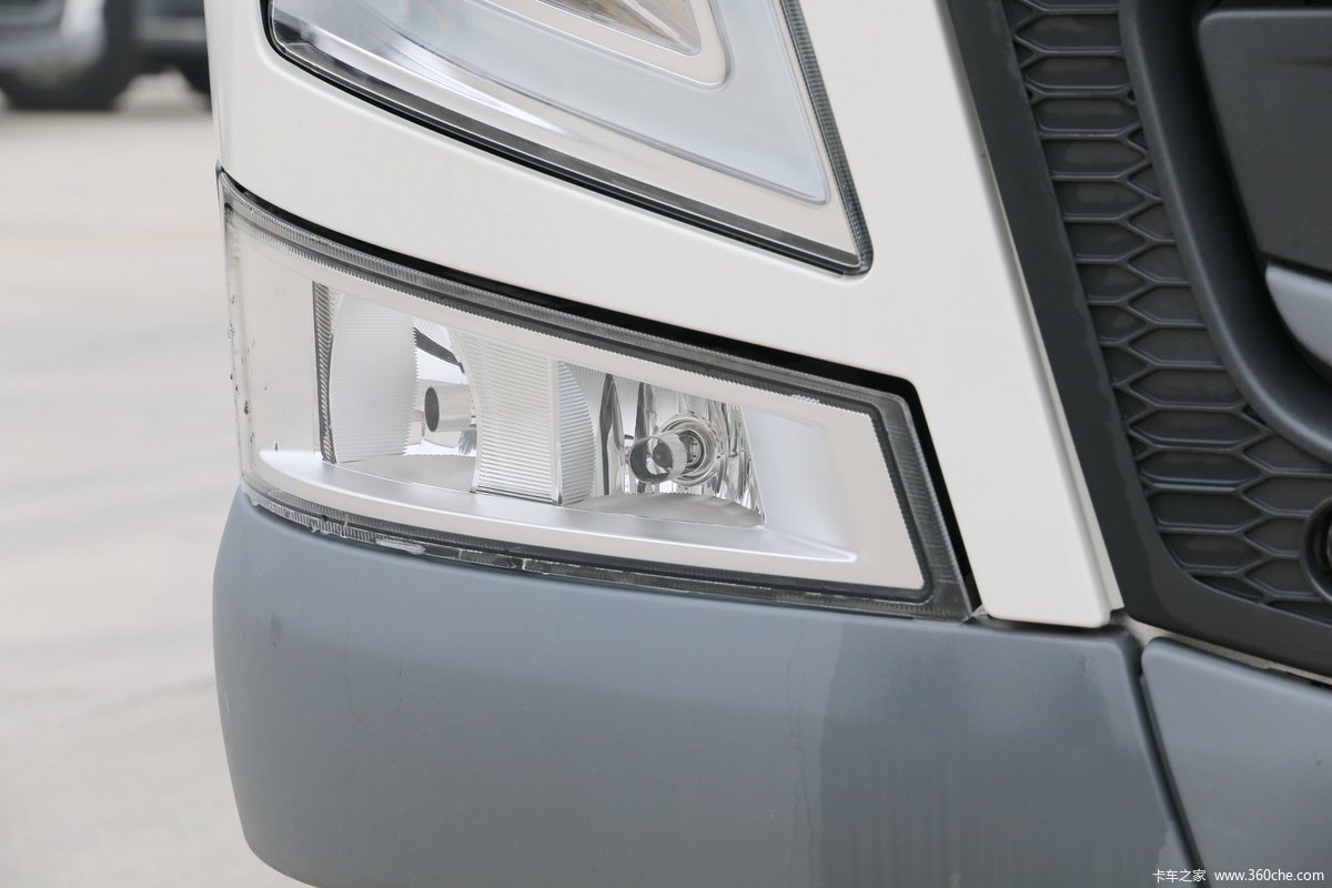 【图】沃尔沃 新FM重卡 460马力 6X2R牵引车(FM460 62T B)_实拍图片_813610_卡车之家