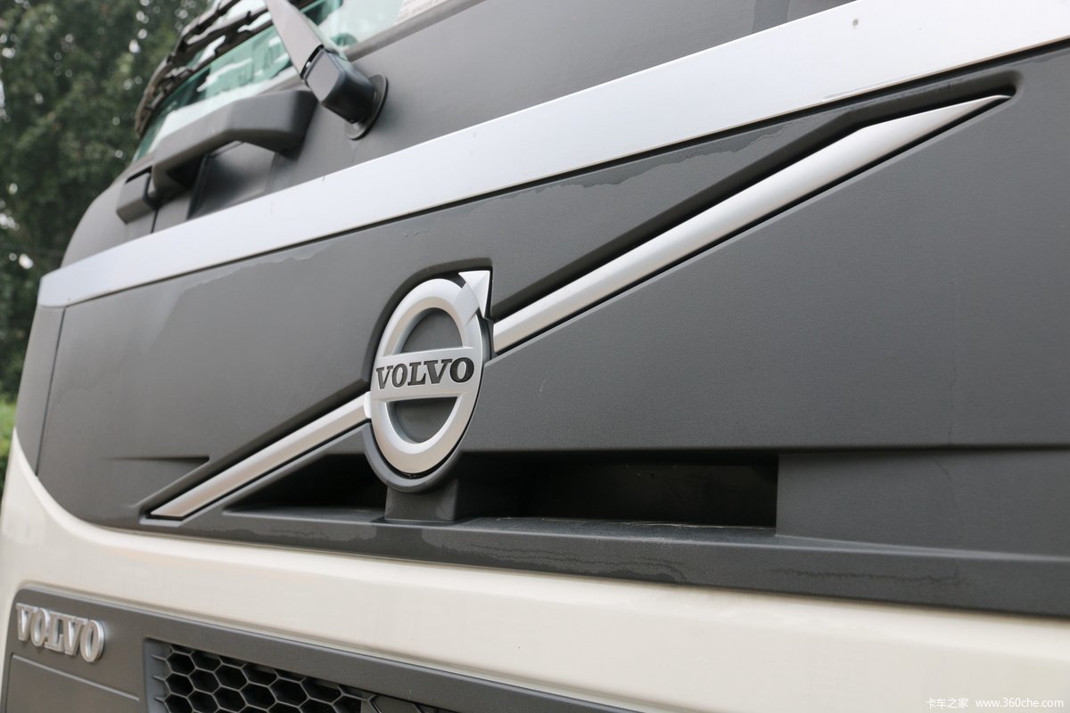 【图】沃尔沃 新FM重卡 460马力 6X2R牵引车(FM460 62T B)_实拍图片_813610_卡车之家