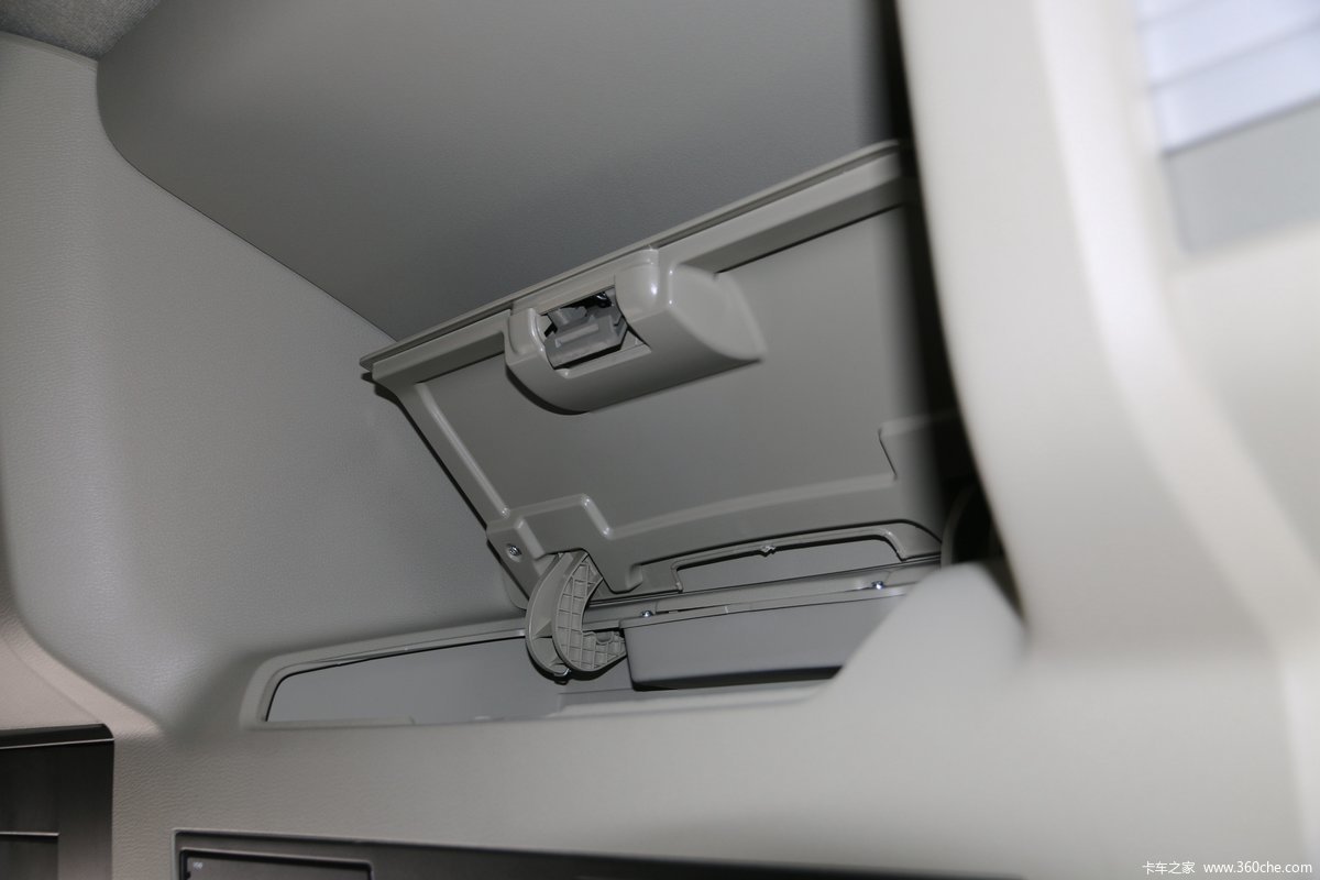 【图】沃尔沃 新FM重卡 460马力 6X2R牵引车(FM460 62T B)_实拍图片_813672_卡车之家