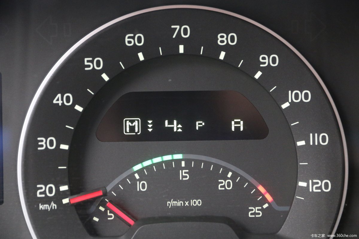 【图】沃尔沃 新FM重卡 460马力 6X2R牵引车(FM460 62T B)_实拍图片_813737_卡车之家