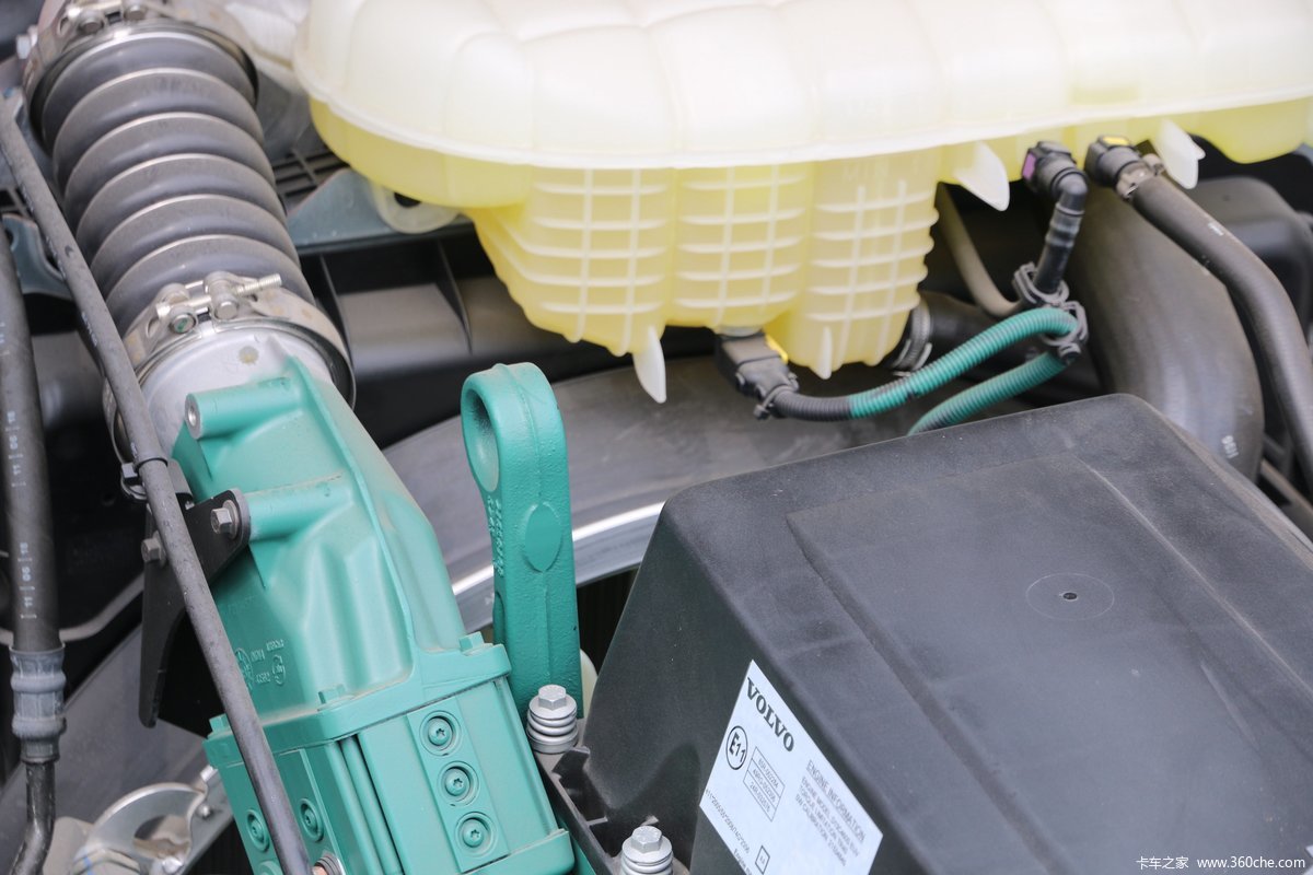 【图】沃尔沃 新FM重卡 460马力 6X2R牵引车(FM460 62T B)_实拍图片_813801_卡车之家