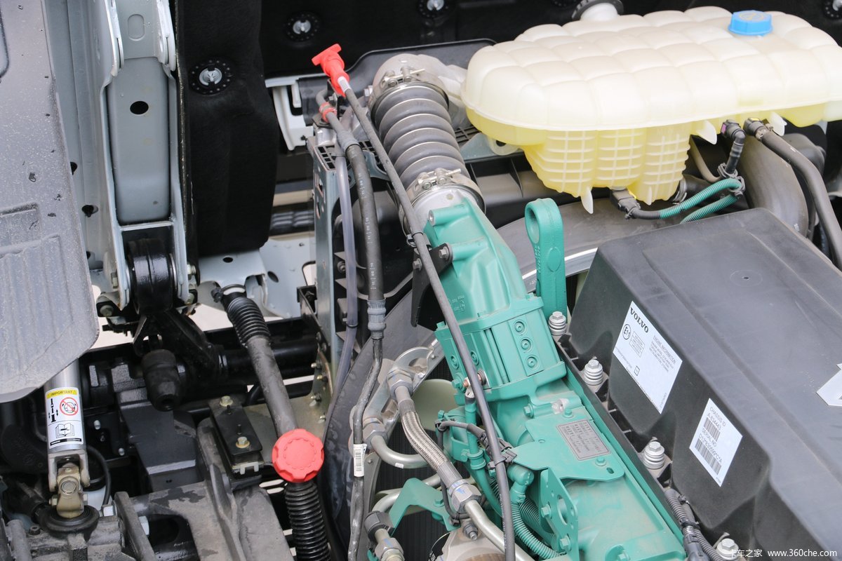 【图】沃尔沃 新FM重卡 460马力 6X2R牵引车(FM460 62T B)_实拍图片_813801_卡车之家