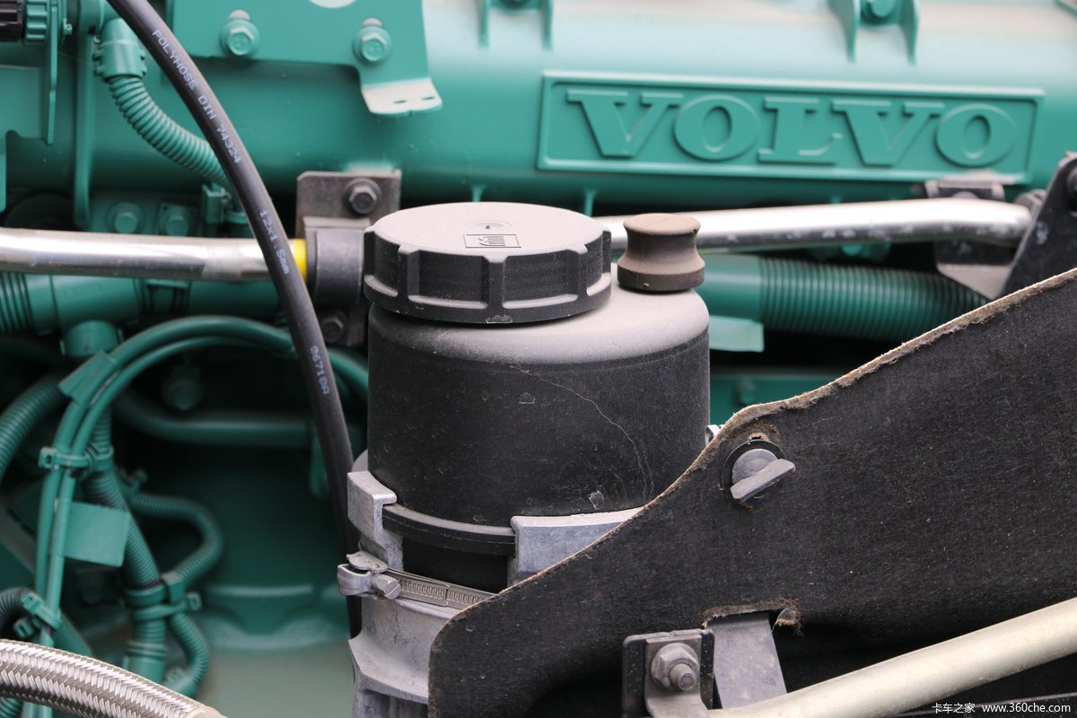 【图】沃尔沃 新FM重卡 460马力 6X2R牵引车(FM460 62T B)_实拍图片_813801_卡车之家