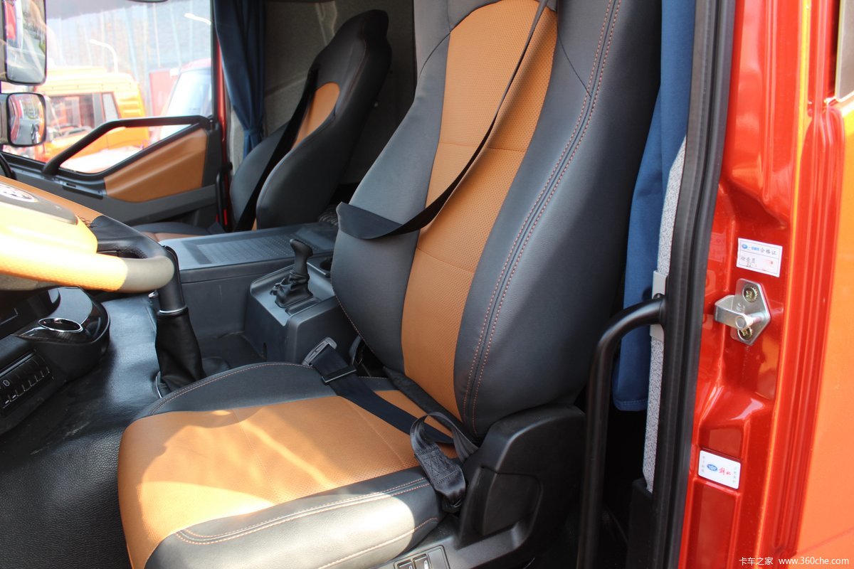 【图】一汽解放 新J6P重卡 2020款 领航版 460马力 8X4 9.5米厢式载货车(CA5310XXYP66K24L7T4E5)_实拍图片_875705_卡车之家