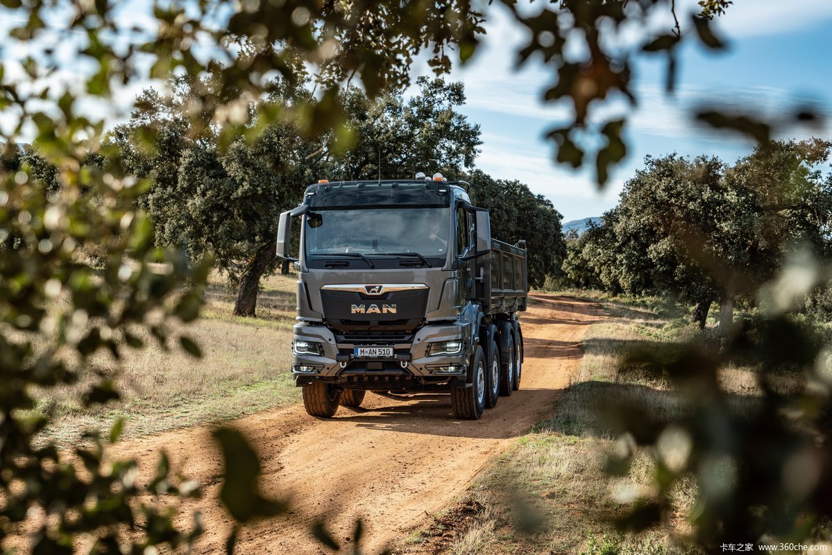 【图】曼(MAN) TGS系列重卡 510马力 8X4自卸车(TGS35.510)_实拍图片_905301_卡车之家