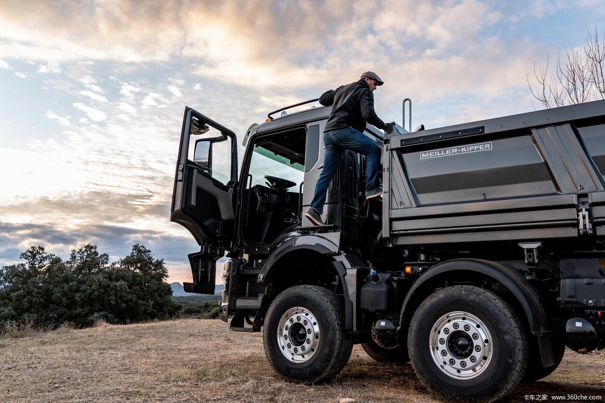 【图】曼(MAN) TGS系列重卡 510马力 8X4自卸车(TGS35.510)_实拍图片_905293_卡车之家