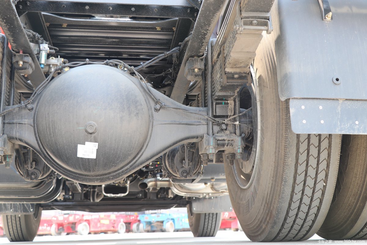 【图】东风商用车 天龙VL重卡 300马力 4X2牵引车(国六)(DFH4250A4)_实拍图片_945142_卡车之家