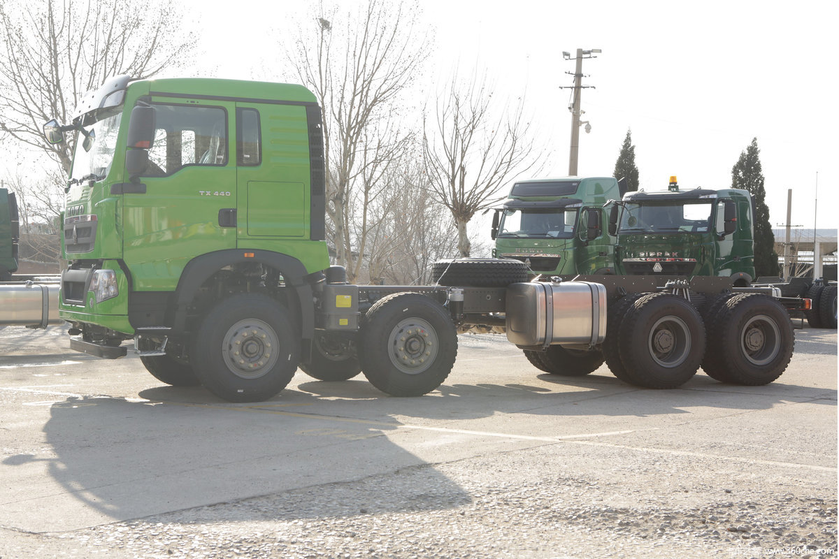 【图】中国重汽 HOWO TX重卡 400马力 8X4 7.8米自卸车(ZZ3317V386GE1)_实拍图片_990063_卡车之家