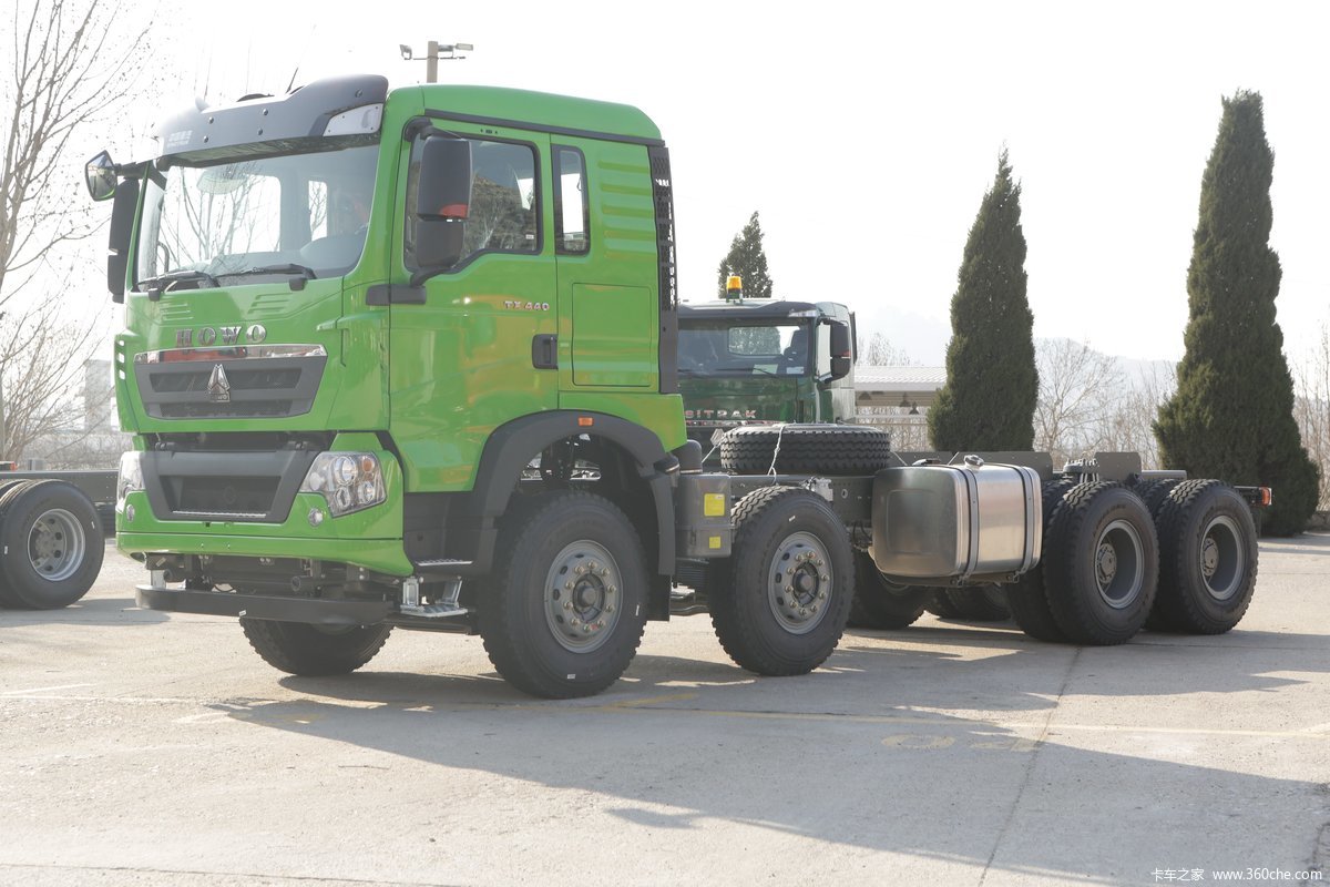 【图】中国重汽 HOWO TX重卡 400马力 8X4 7.8米自卸车(ZZ3317V386GE1)_实拍图片_990063_卡车之家