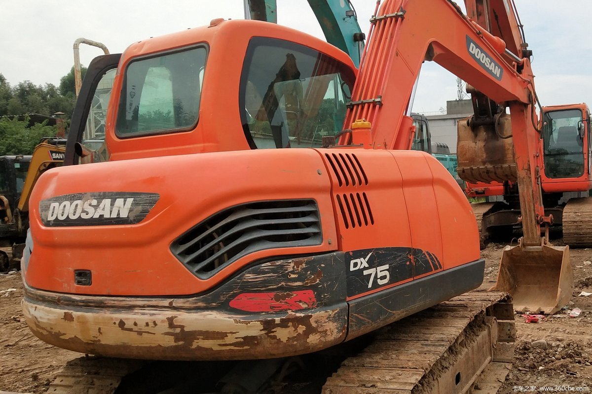 【图】斗山 DX75履带式挖掘机_实拍图片_1009735_卡车之家
