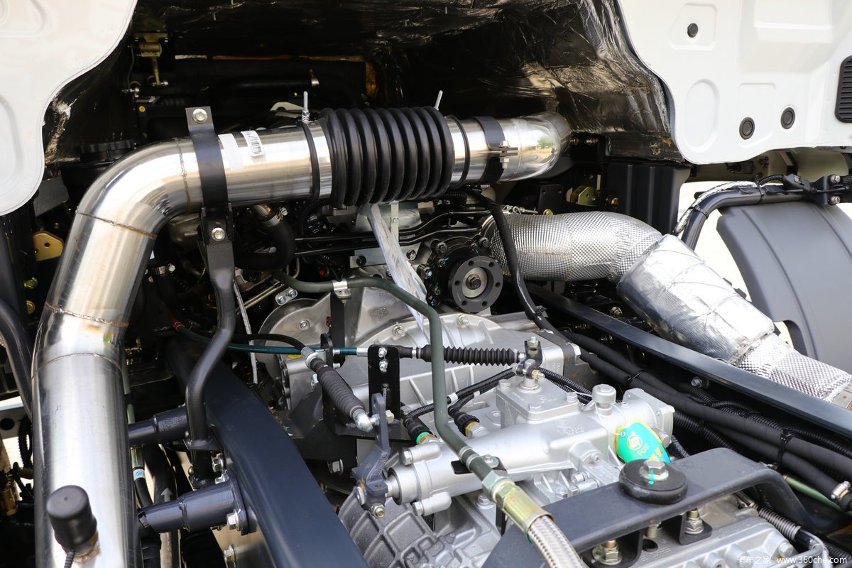 【图】联合卡车 U350重卡 350马力 8X4 自卸车底盘(国六)_实拍图片_1042881_卡车之家