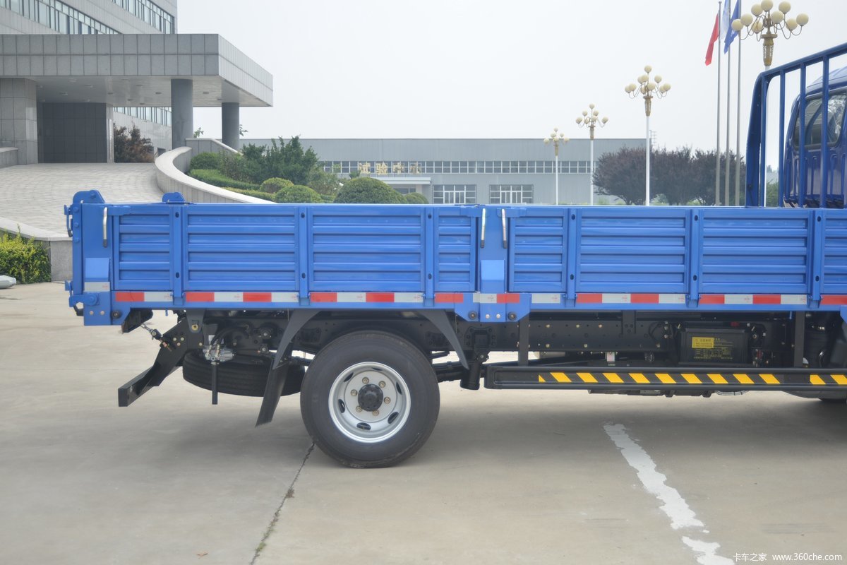 【图】凯马 凯捷HM3 115马力 4X2 4.16米自卸车(国六)(KMC3042HQ330DP6)_实拍图片_1045121_卡车之家