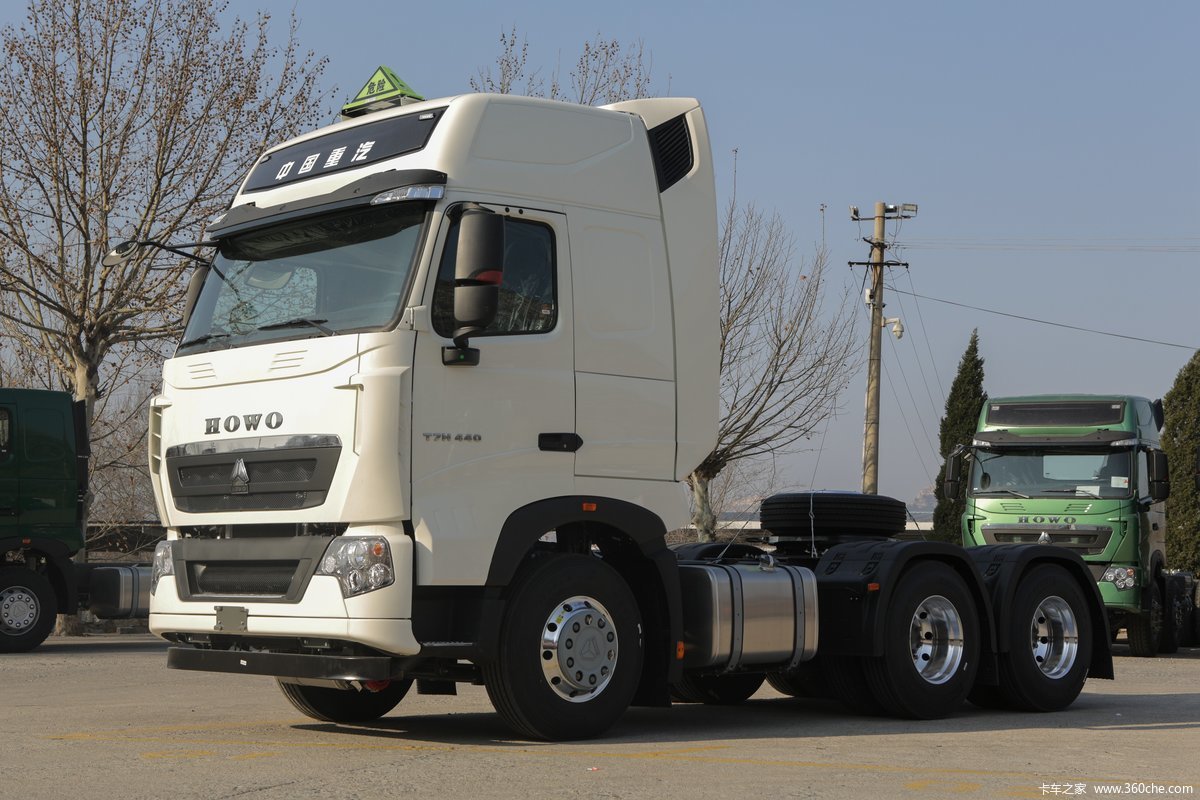 【图】中国重汽 HOWO T7H重卡 440马力 6X4危险品牵引车(ZZ4257V324HE1W)_实拍图片_1052749_卡车之家