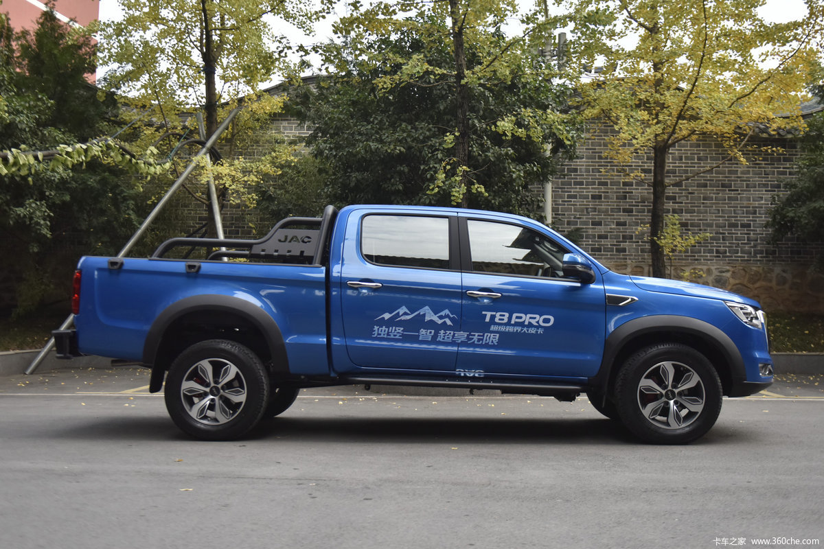 【图】江淮T8PRO 2021款 锐行版 2.0T柴油 150马力 两驱 大双排皮卡(国六)_实拍图片_1070604_卡车之家